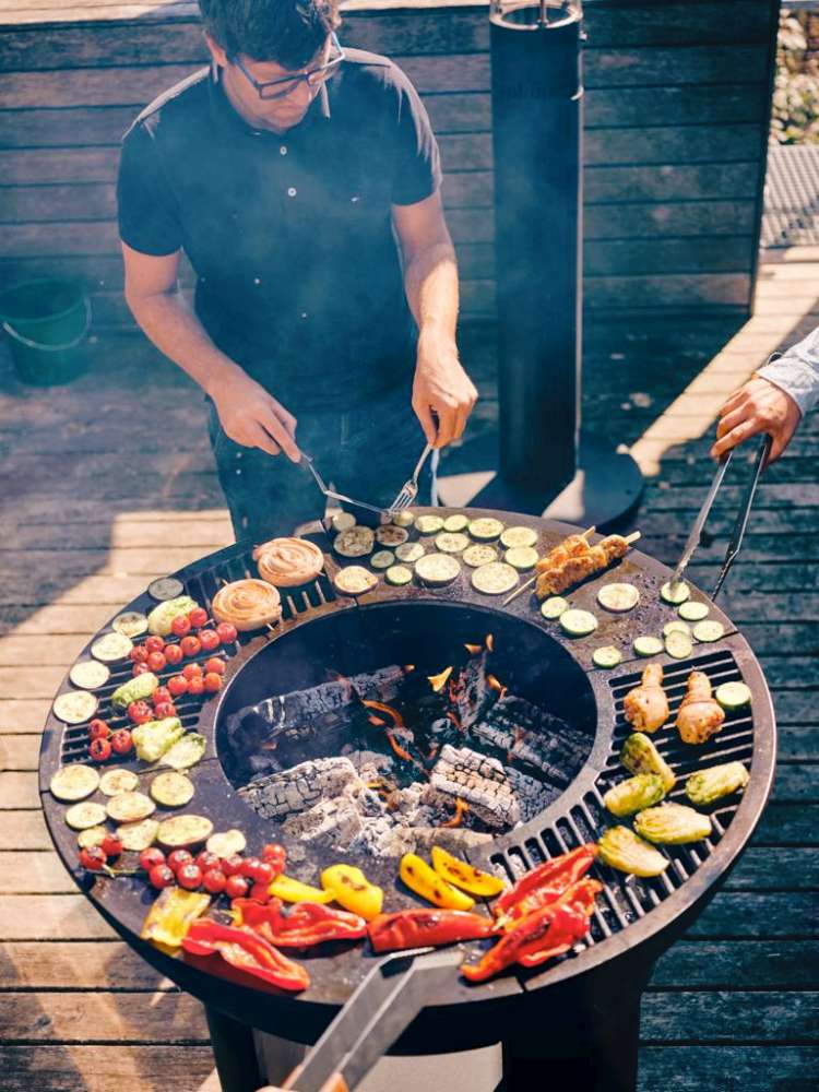 Cooking on the Flame: The Best Ways to Cook Over an Open Fire — UK ...