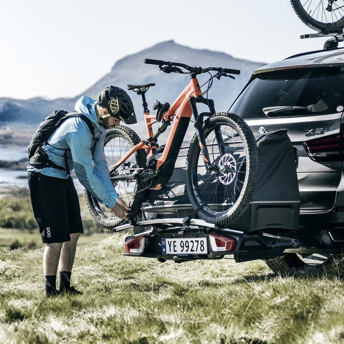 Thule Velo Space XT three-bike platform towbar bike rack black/alumini ...