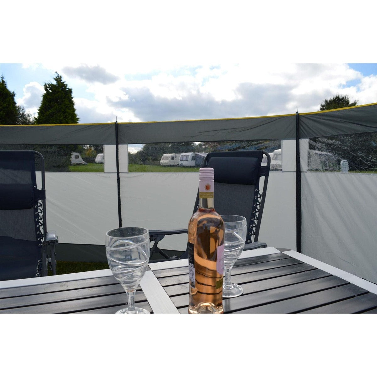 Maypole 5 Panel Steel Poled PVC Windbreak 800cm — UK Camping And Leisure